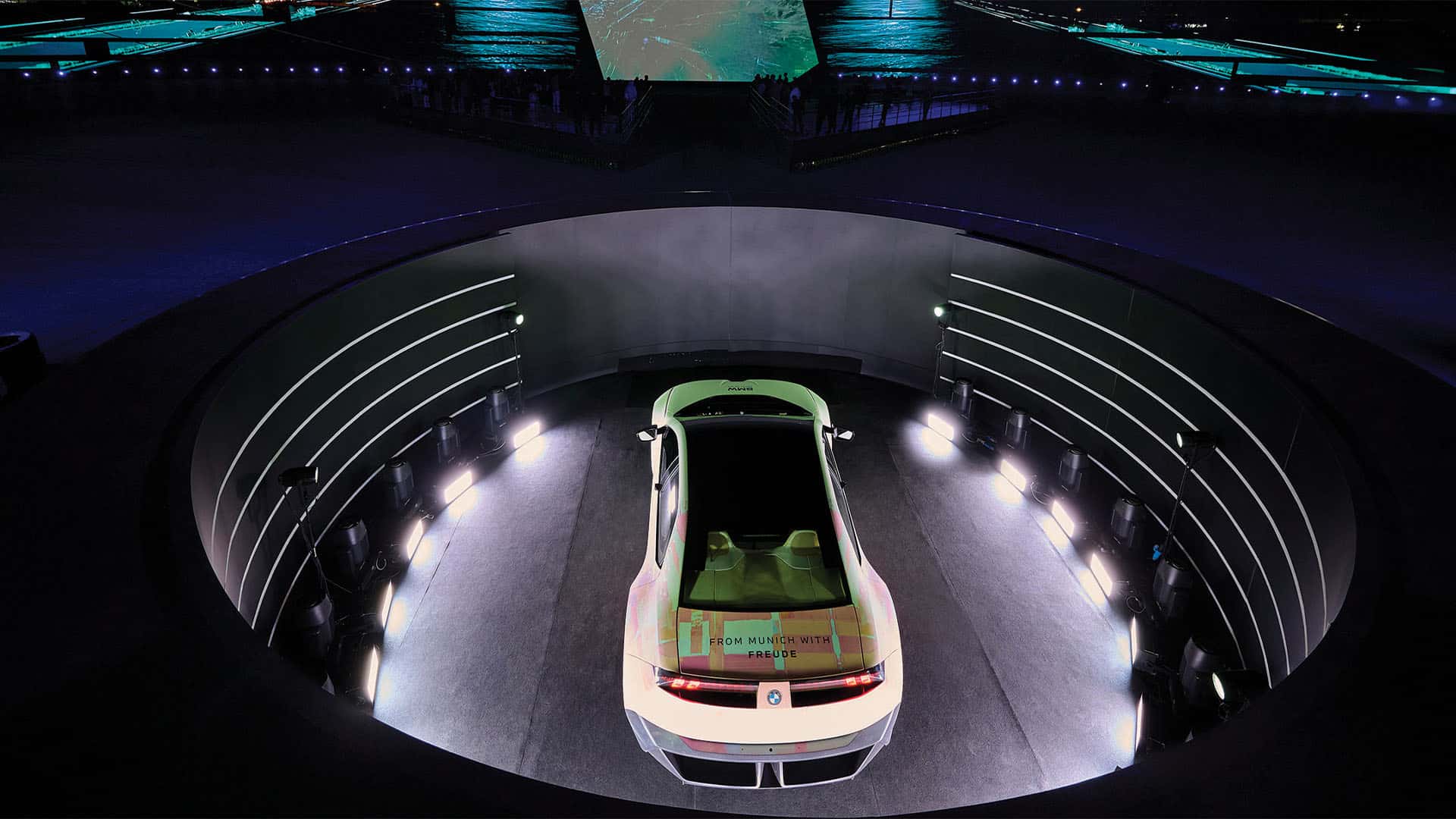 Driving experience in a class of its own: BMW Vision Driving Experience ...