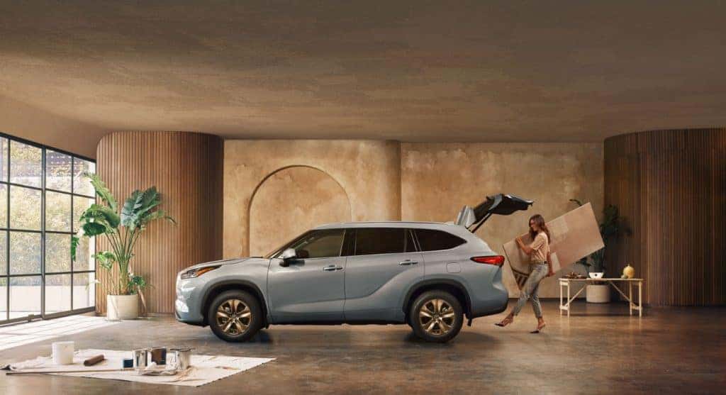 2023 Toyota Highlander Overview | Edmark Toyota