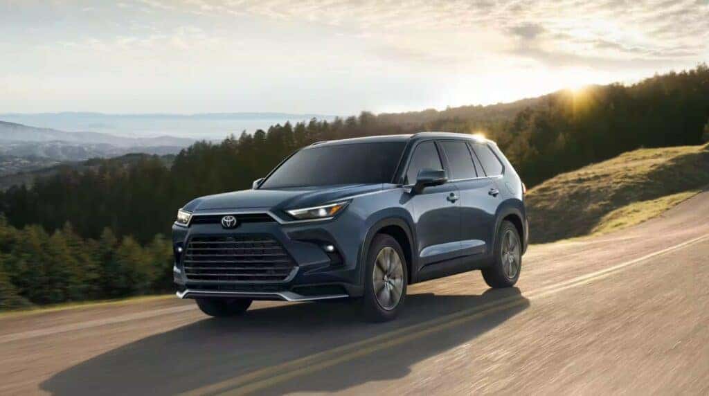 2024 Toyota Highlander Overview | Edmark Toyota