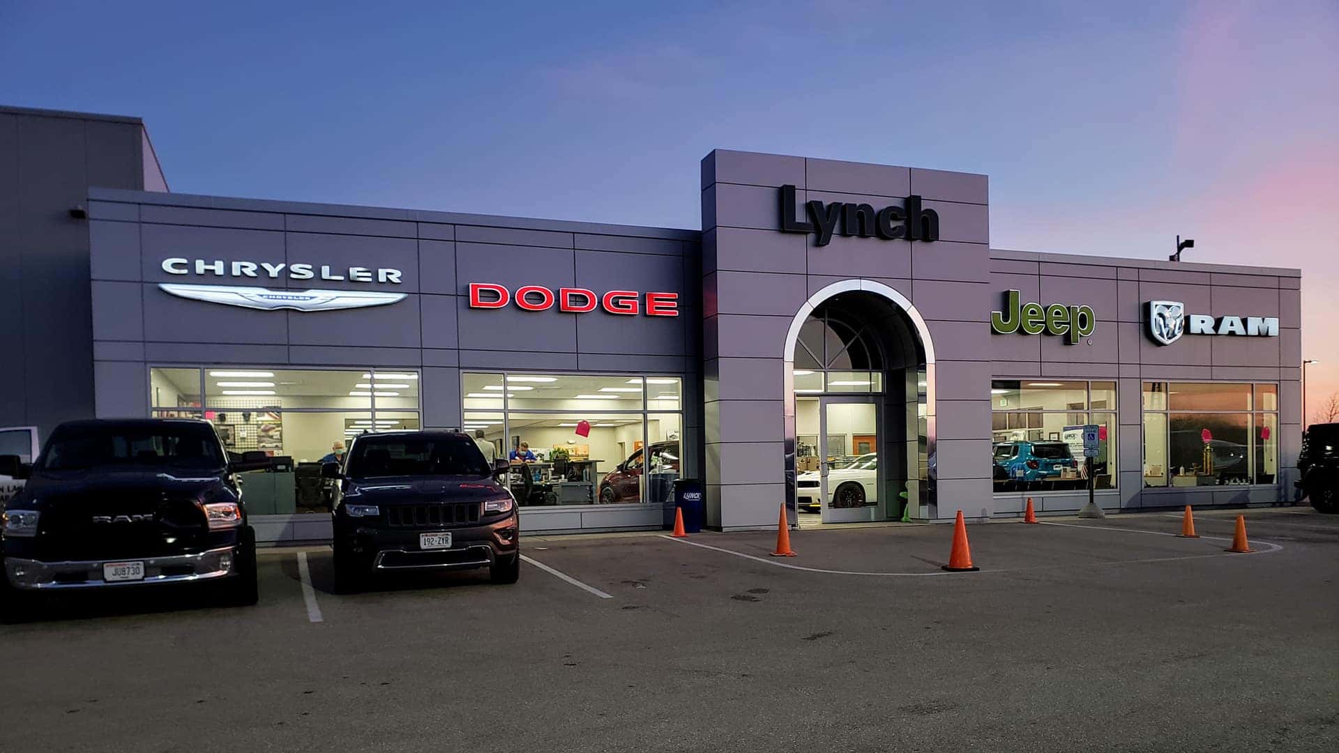 Chrysler Dodge Jeep RAM Dealership in Mukwonago, WI | Lynch CDJR